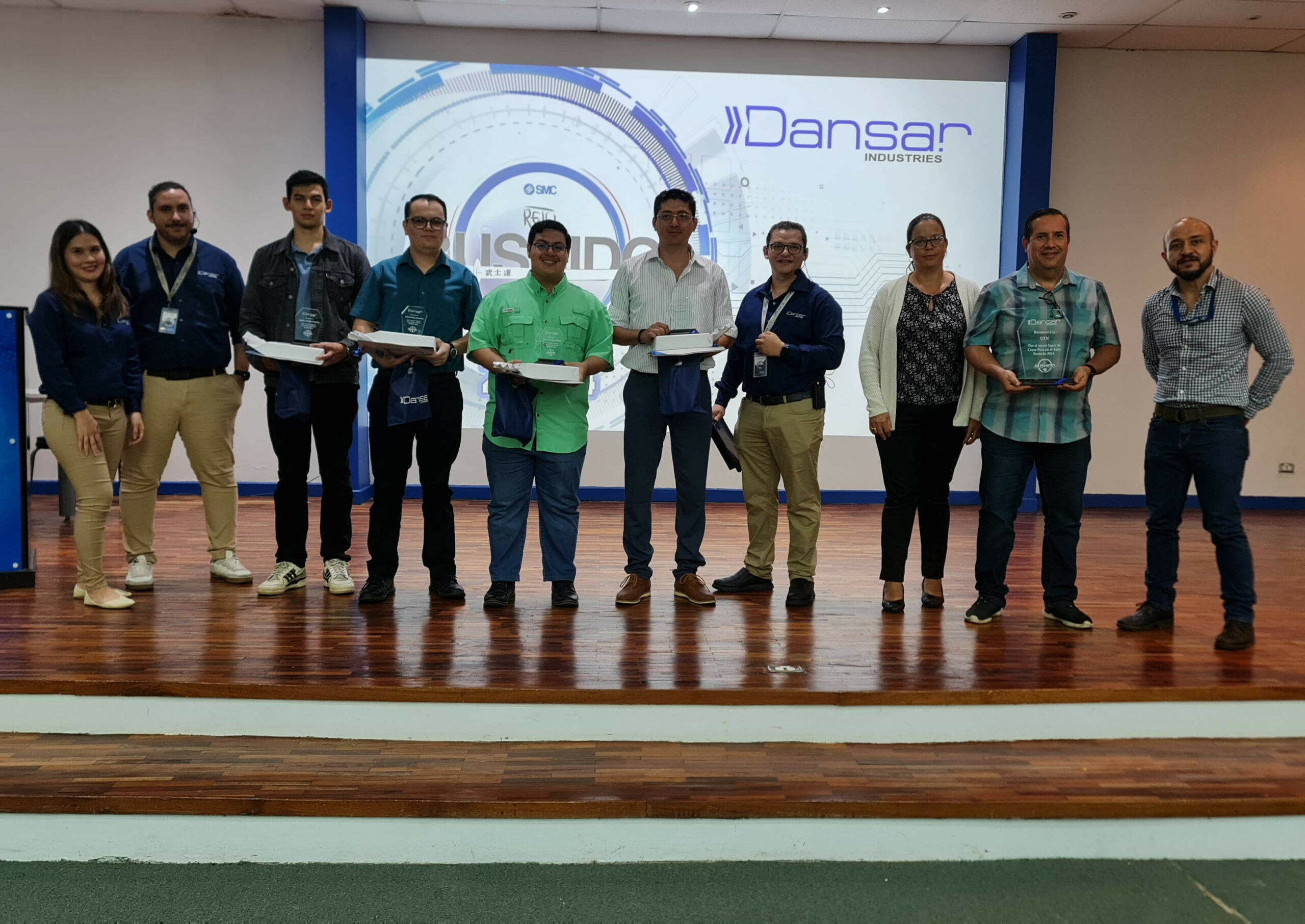 Premiación del Tercer Lugar del Reto Bushido - Fase Nacional - Dansar Industries